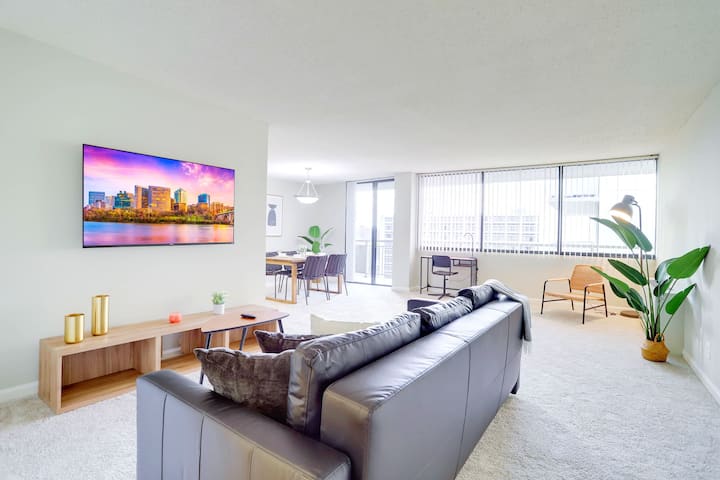 Modern Crystal City Apt & Prime Location! - Arlington, VA