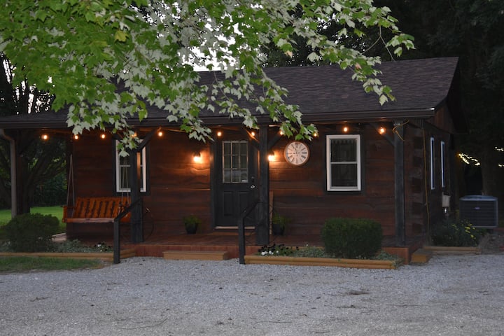 Pine Song Retreat - Hardy Lake, Scottsburg