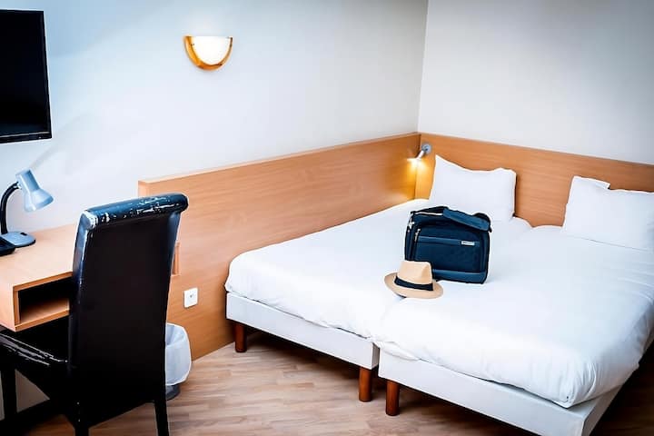 Room For Couple Stay Close To Downtown Gap - Gap