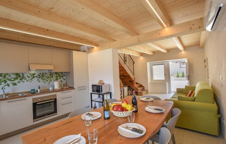 Corte Maccarini - Venezia: Appartamento Con Corte - Mel