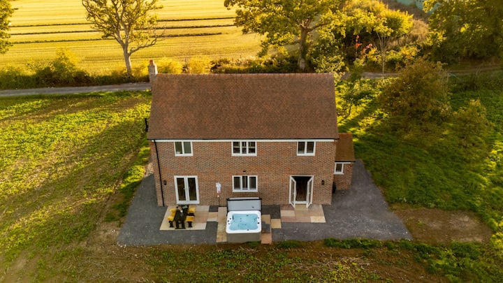 Hambledon Hill Cottage With Private Hottub - Shaftesbury