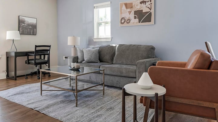 Landing | Stylish 2bd, Gym, Pool - Gainesville, GA