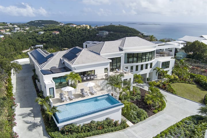 Private Resort Experience - Arcade - Gym - Pool - Saint Thomas