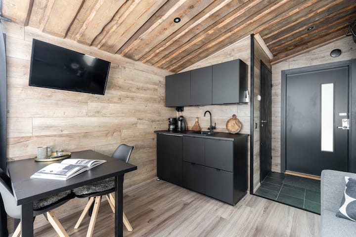 Koskisviitti 4 | Suite With Terrace & Lakeview - Finland