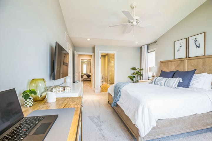 Skye Retreat : Dive Into Summer Fun - Faster Horses