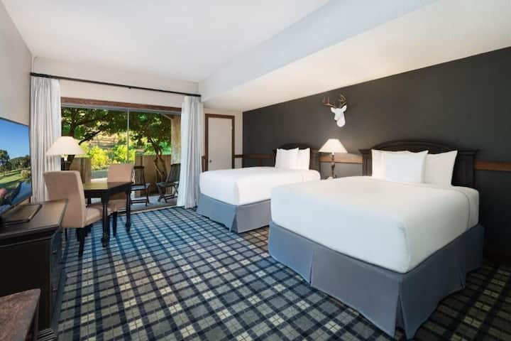 Golfer's Paradise: Resort With Championship Course - Boerne, TX