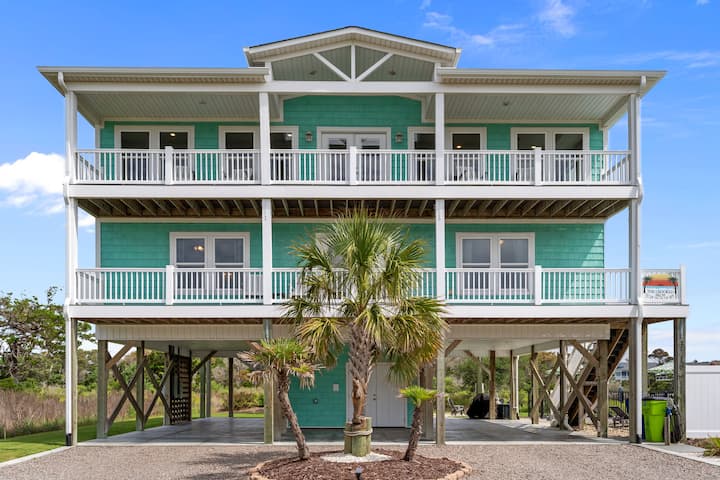 One Row From Beach W/ Pool, Elevator, Fire Pit! - Oak Island, NC