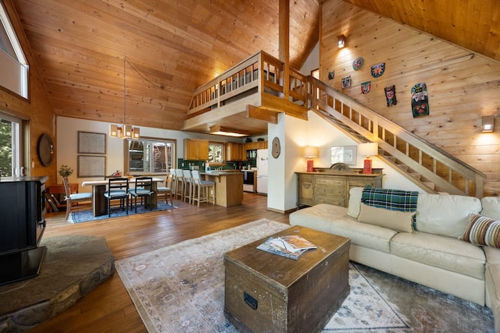 Funky Tahoe Donner Cabin, Minutes To Truckee - Truckee, CA