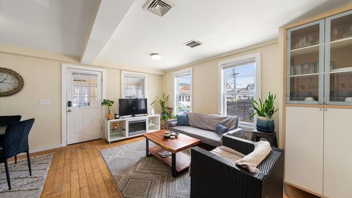 Spacious 5br Beach Home • Walk To Ocean - Seabrook, NH