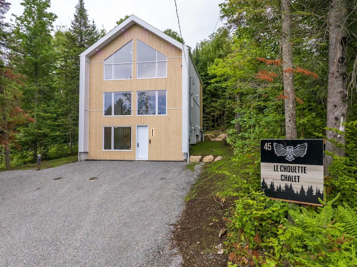 Spa, Babyfoot, Confort Absolu | Le Chouette Chalet - Saint-Donat