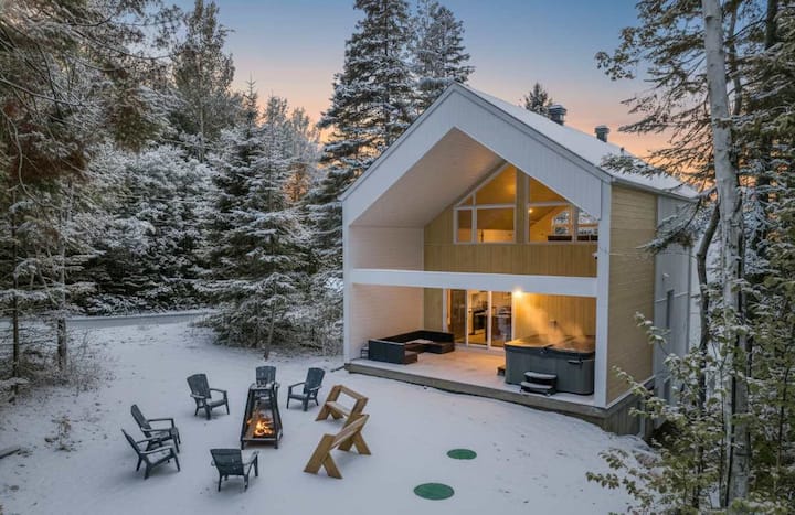 Ski In/ski Out Spa, Babyfoot | Le Chouette Chalet - Saint-Donat