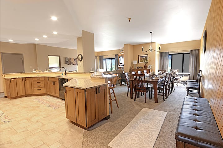 Sc 5801: Summer Stay At Silver Creek Penthouse! - West Virginia