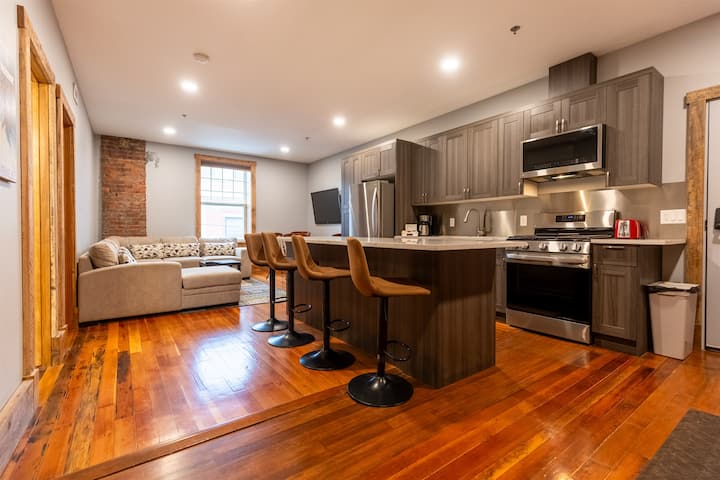 1 Bedroom L Sleeps 4 Adults L A/c L Dog Friendly - Fernie