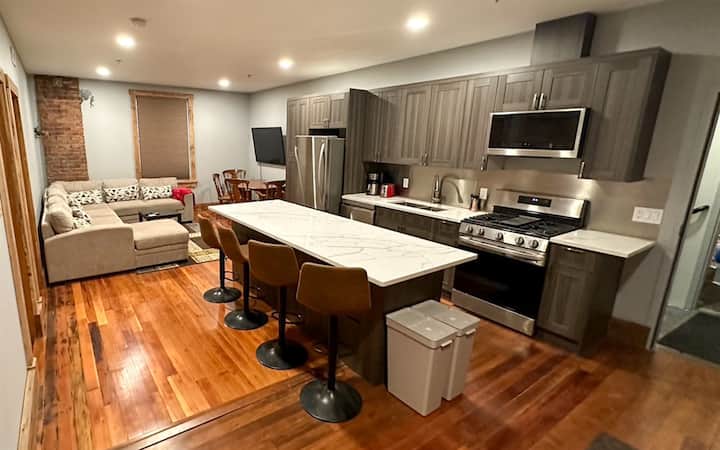 Incredible Downtown Location. Dog Friendly - Fernie