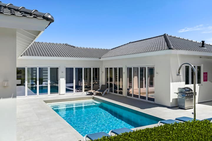 4 Br Paradise With Private Pool! - Aruba