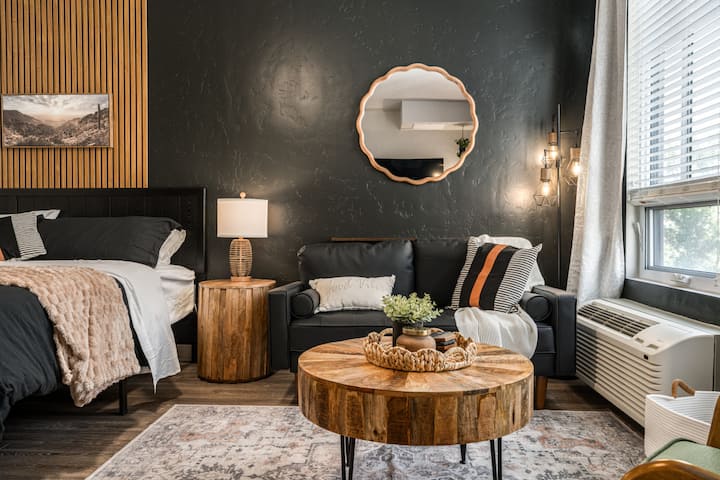 Comfy King Bed, Pool, Coffee Bar - Boise, ID