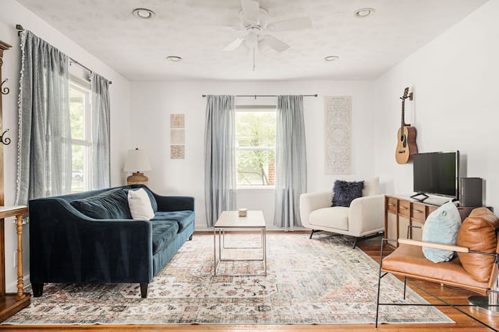 Northside Cottage - Perfect Indy Location - Castleton, IN