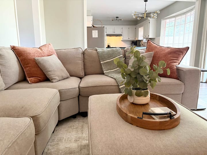 Updated Home By Oc With 2 King Beds And Hot Tub - 埃德蒙