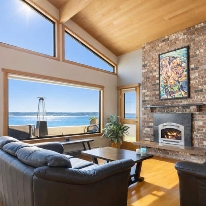 Pet Friendly Beach Front Home In Langley - Whidbey Island, WA