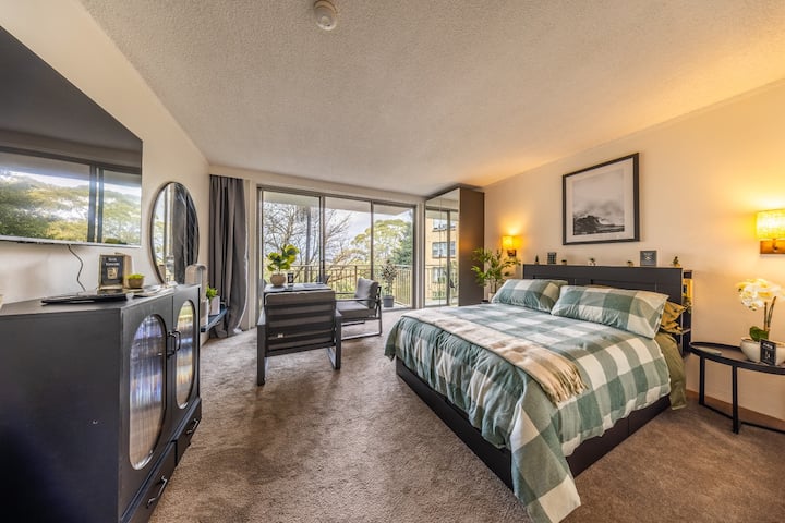 Modern Greenwich Studio | Pool & Parking Near Cbd - Lane Cove