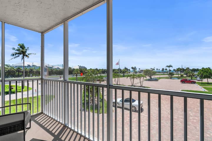 Cozy Ocean Views At Beach And Tennis 4206 - Bonita Springs, FL