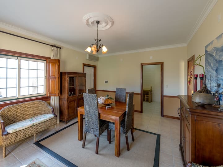 Gîte Confortable Avec Piscine - Vila Flor