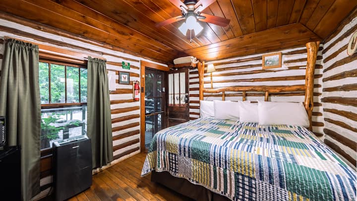 Log Cabin Motor Court - Cabin 5/midnight Roost - Weaverville, NC