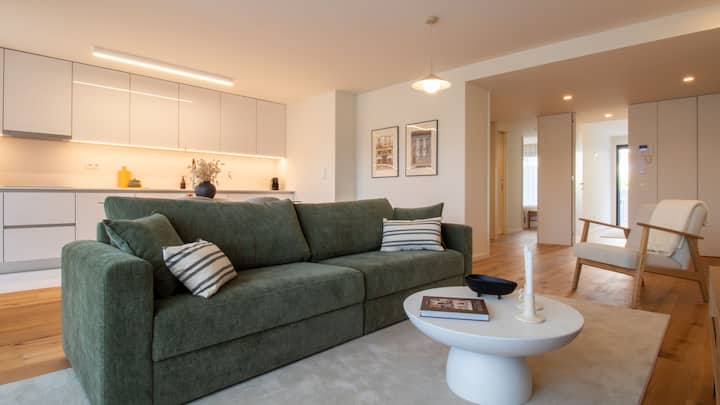 Gaia Elegant Apartment W/ Patio By Lovelystay - Vila Nova de Gaia