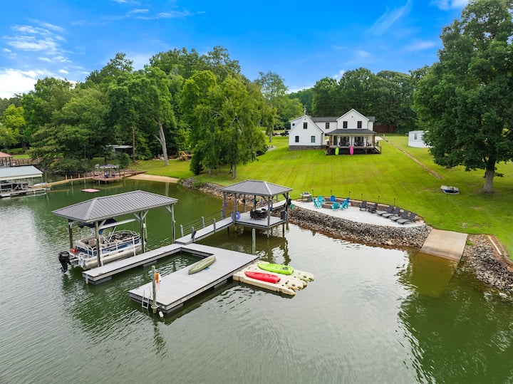 New! Firepit, Covered Dock, & Wraparound Porch - Denver, NC