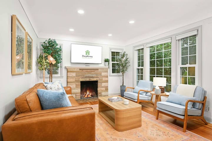 Robbin's Nest | Linden Hills | Walk To Creek Trail - Bloomington, MN