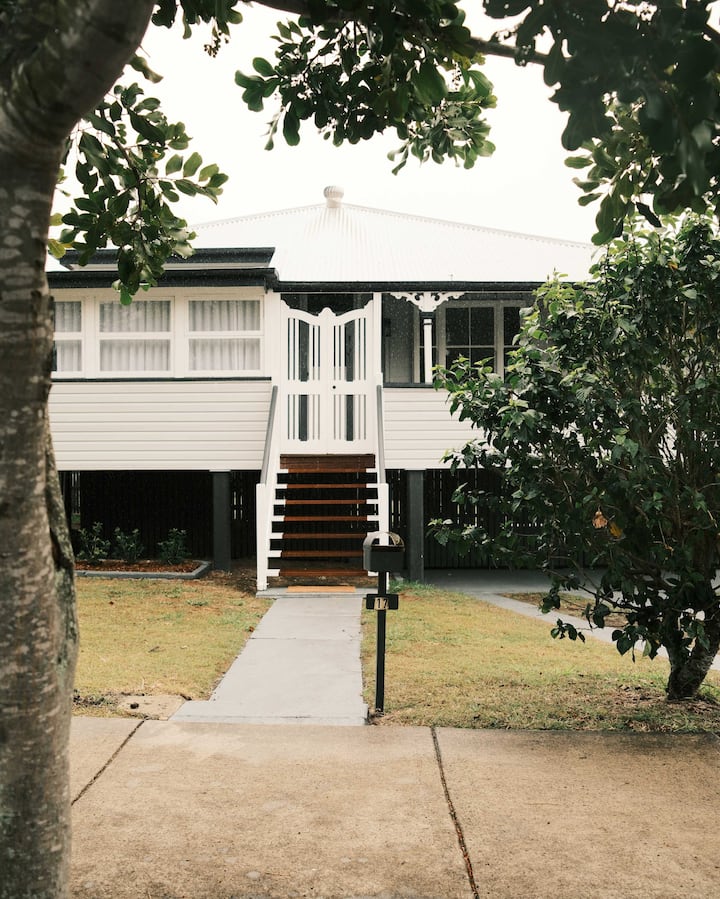 Urban Getaway Colonial 6 Beds 2 Bath, Aircon, Pet, - Ipswich