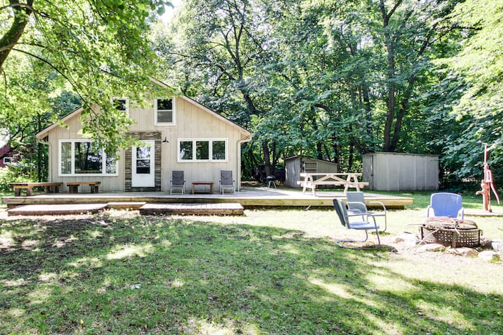 Lakeside Getaway W/ Dock: West Battle Lake Cabin - Glendalough State Park, Battle Lake