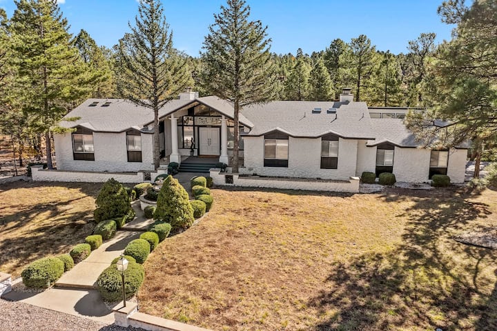 Serenity Pines Luxury Retreat With Indoor Pool! - Flagstaff