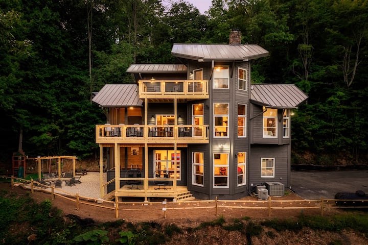 Hot Tub-mini Golf-gameroom-dog Friendly-mtn Views - Gatlinburg, TN