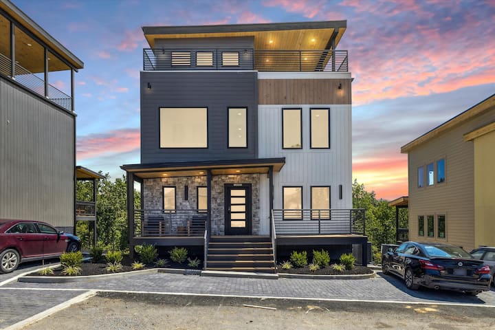 New Roof Top Patio Home W/pool, Hot Tub & Game Rm - Pigeon Forge, TN