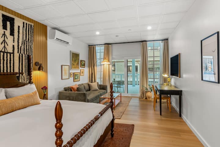 The Optimist Guesthouse | 3 - Camden, ME