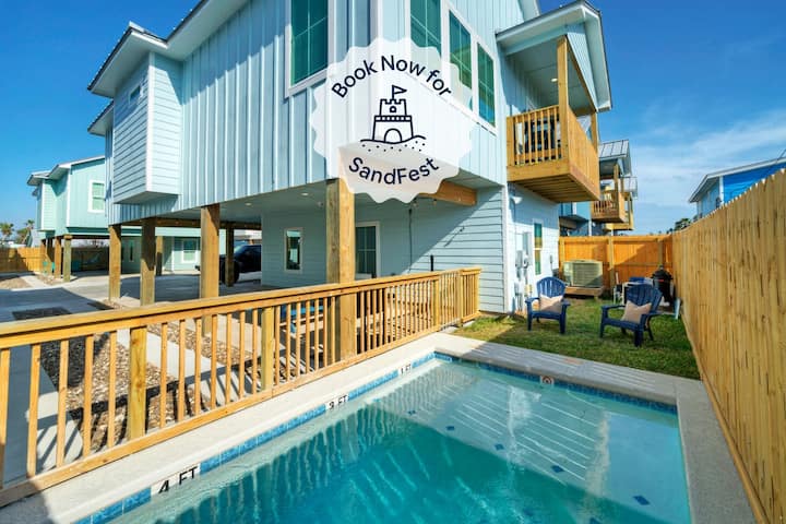 Sleeps 22 | 2 Homes, Priv Pool, Walkable Location - Aransas Pass, TX