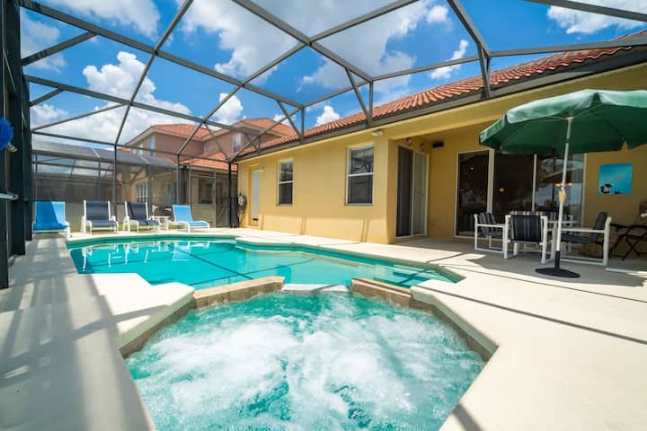 Entire Home  Near Disney  Private Pool! - Kissimmee, FL