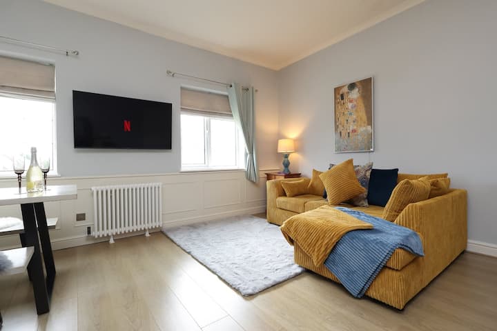 Perfect Bridgend Stay: Comfort & Space! - Bridgend