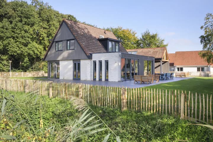 Villa Vechtrijk | 12 Persons - Slagharen