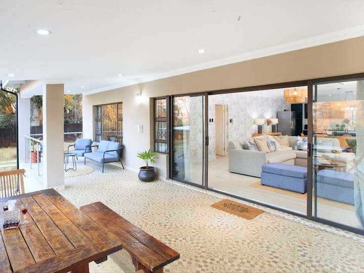 Crane Song Cottage | Solar Powered - Underberg