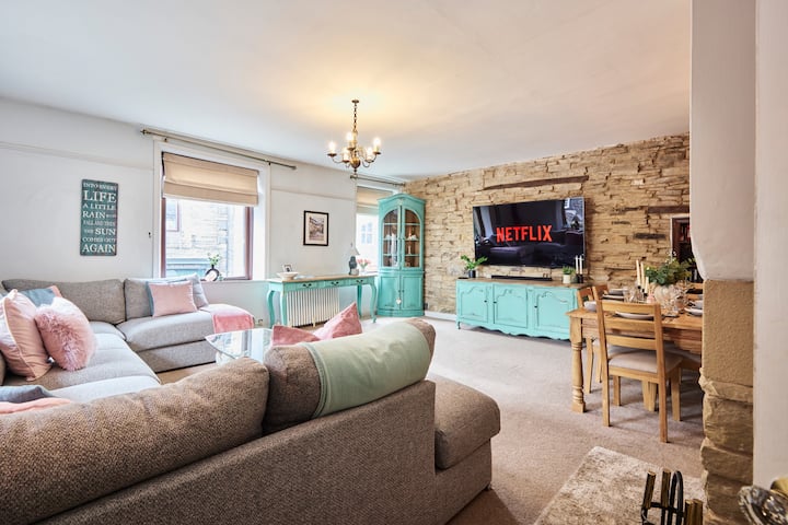 Cross Cottage (Above Rubies) Luxury, Dog Friendly - Haworth