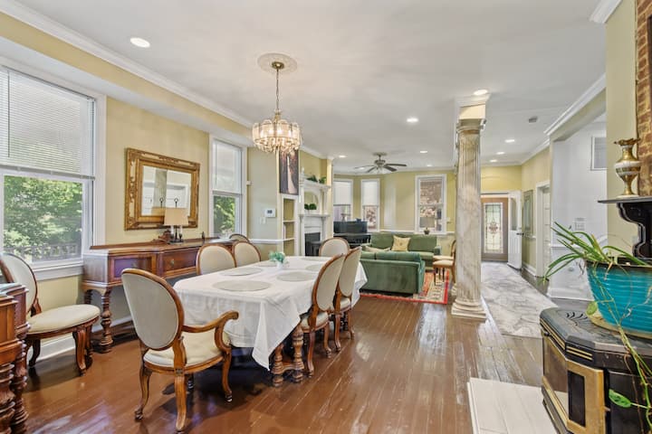 Charming Victorian Home With Porch & Large Yard - Baltimore, MD