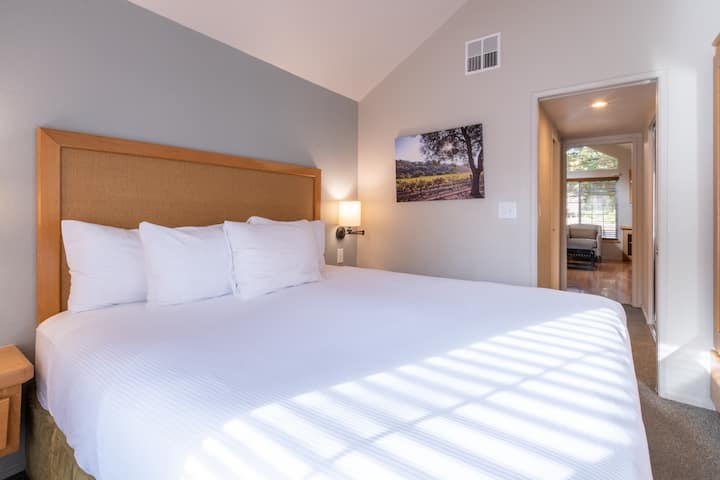 Napa's Best-kept Secret! 3 Relaxingunits, Pool! - Napa, CA