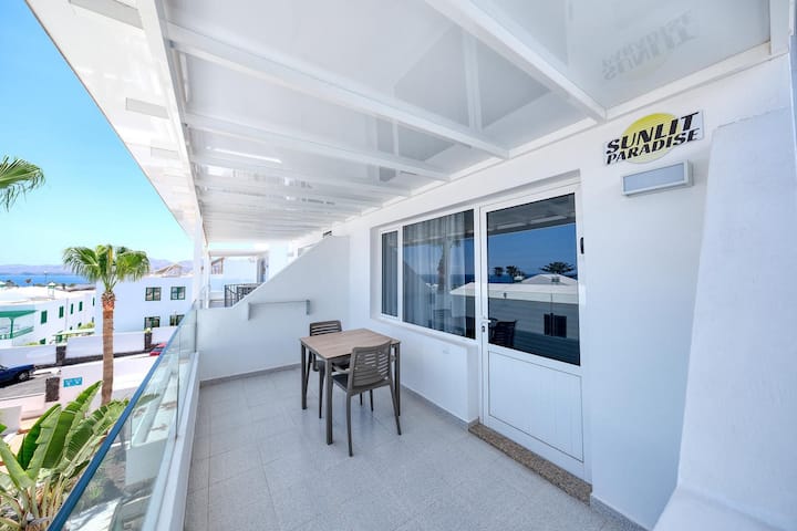 Sunlit Paradise - Arrecife