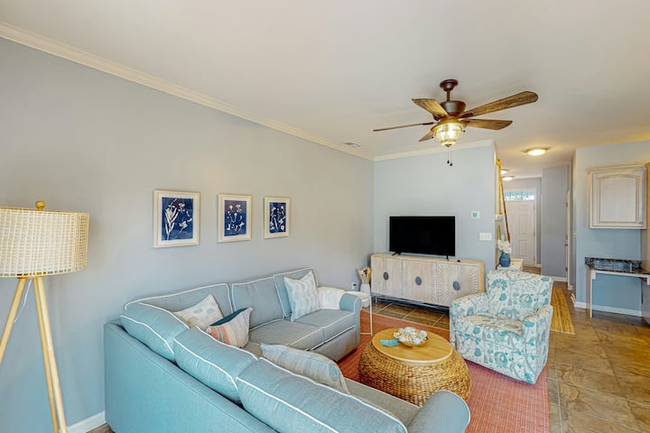 The Tides Townhouse In Rehoboth Beach With Pool Ac - Rehoboth Beach, DE