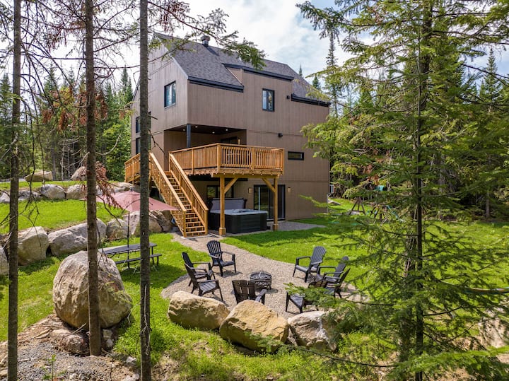 Spa, Babyfoot, Billard, Salle De Jeu | Le Köuzy - Laurentides