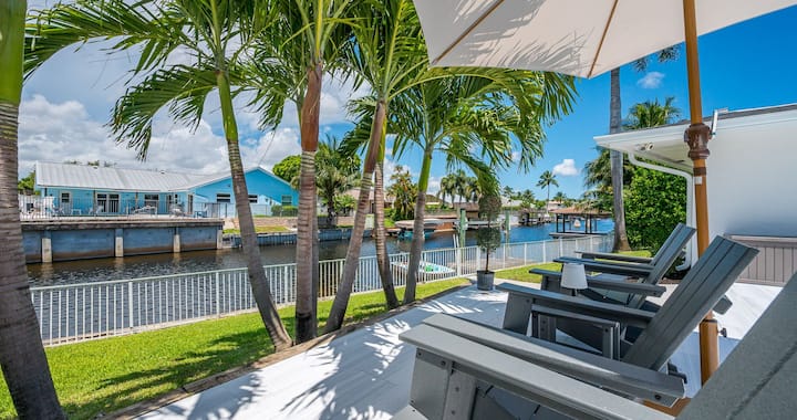 Luxe Lake Oasis I Dock I Pool I Designer I Kayaks! - Boynton Beach, FL