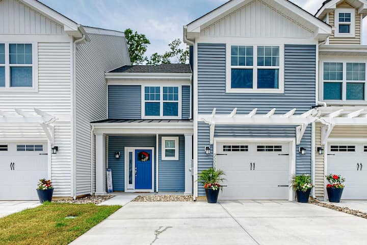 Charming Bethany Pines Townhouse With Pool & Patio - Bethany Beach, DE