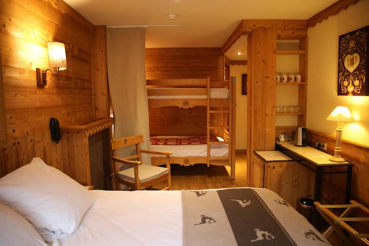 Auberge Du Manoir - Family Room & Mountain View - Chamonix